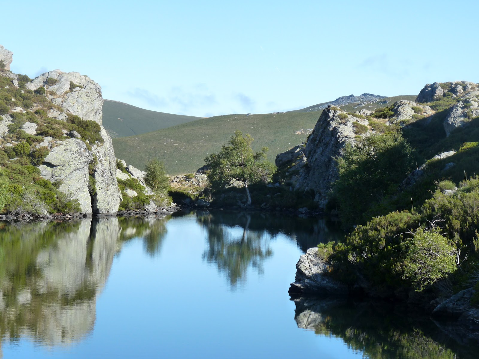 ECHADO AL MONTE: ASCENSIÓN A PEÑA TREVINCA (2127m)
