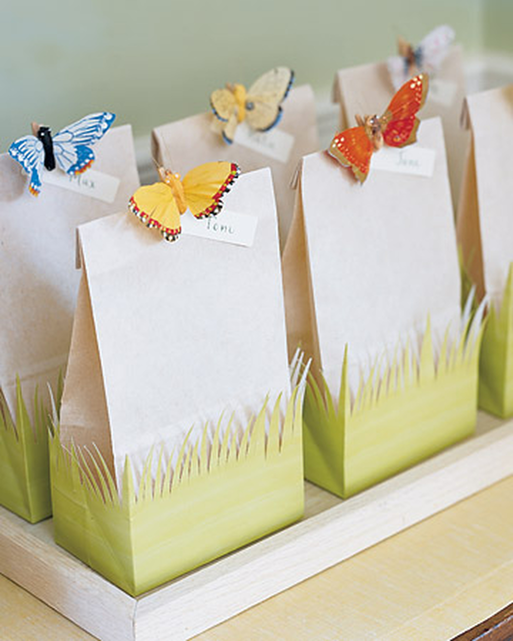 DIY Spring Favor Bags. - Oh My Fiesta! in english
