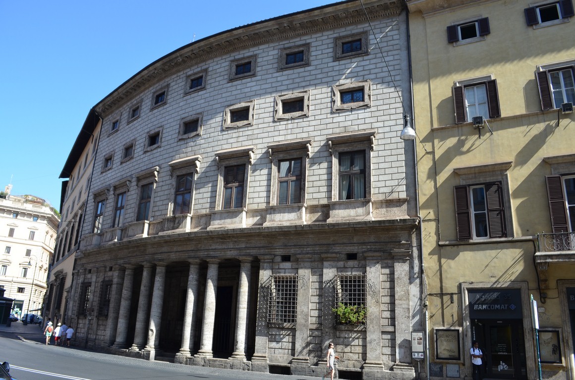 I Viaggi di Raffaella: Le facciate dei palazzi e i cortili istoriati di ...