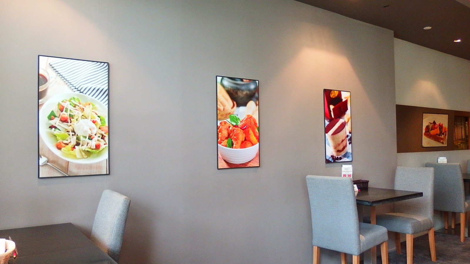 SuMMeR LoVes To Eat! Singapore Food Blog: (Closed down) Eggs & Berries ...