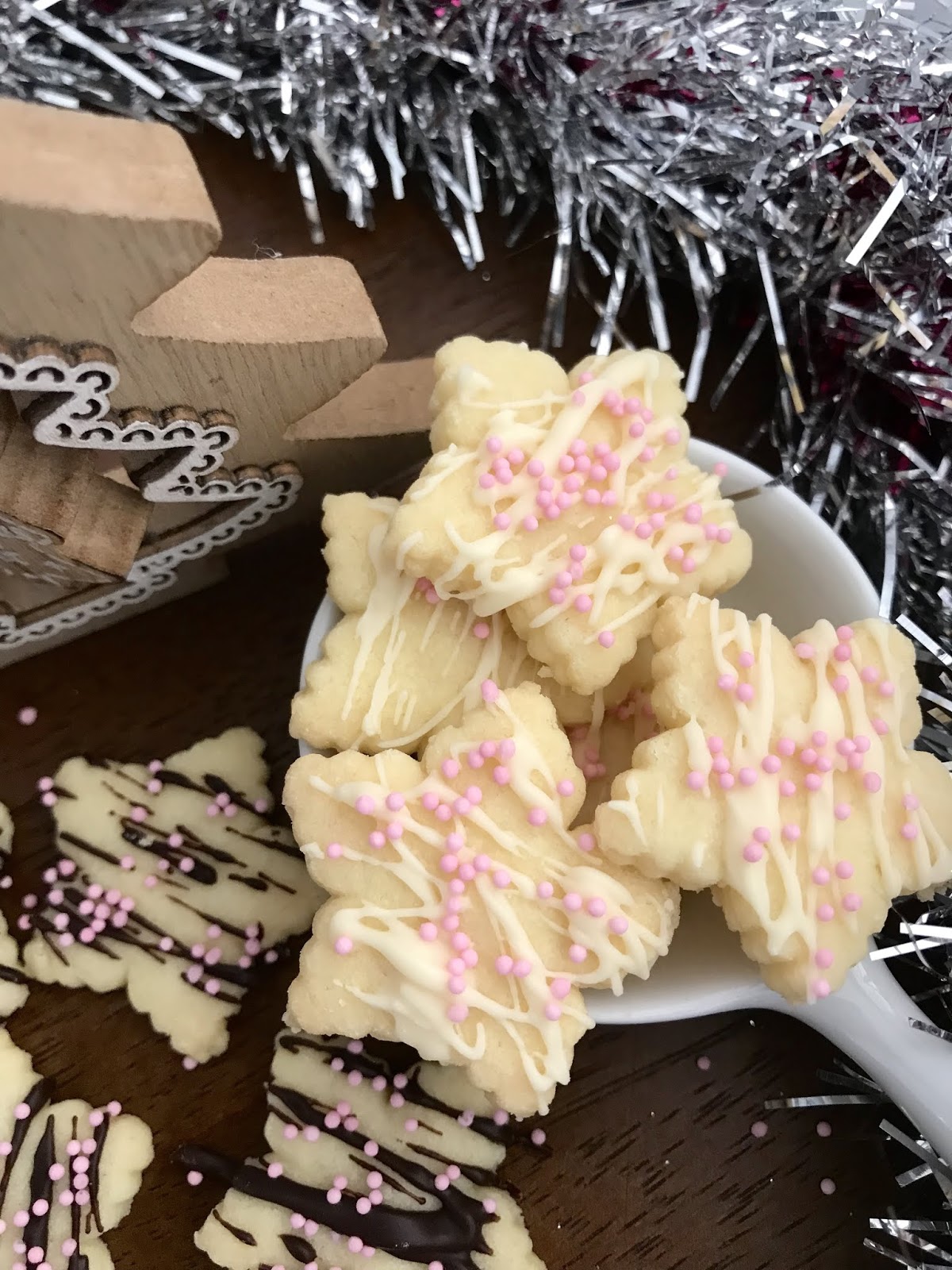 Festive Shortbread Cookies
