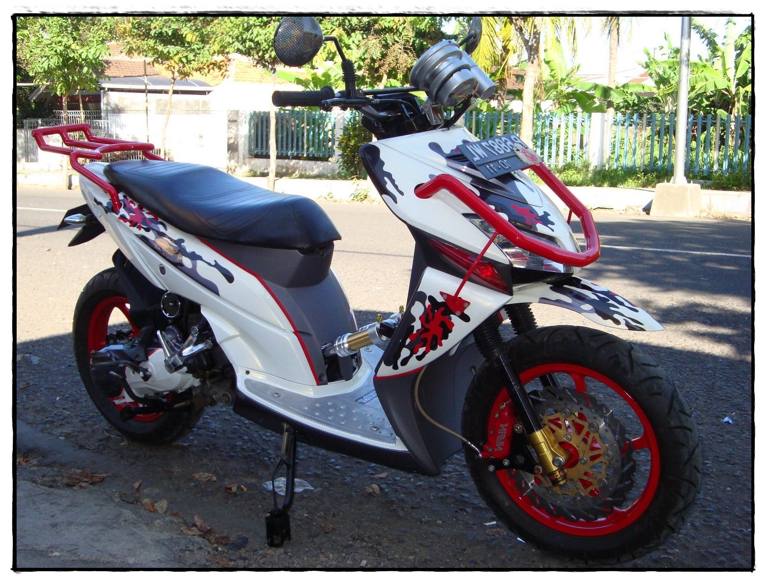 Kumpulan Gambar Modifikasi Motor Matic Dengan Stiker | Modif Sticker