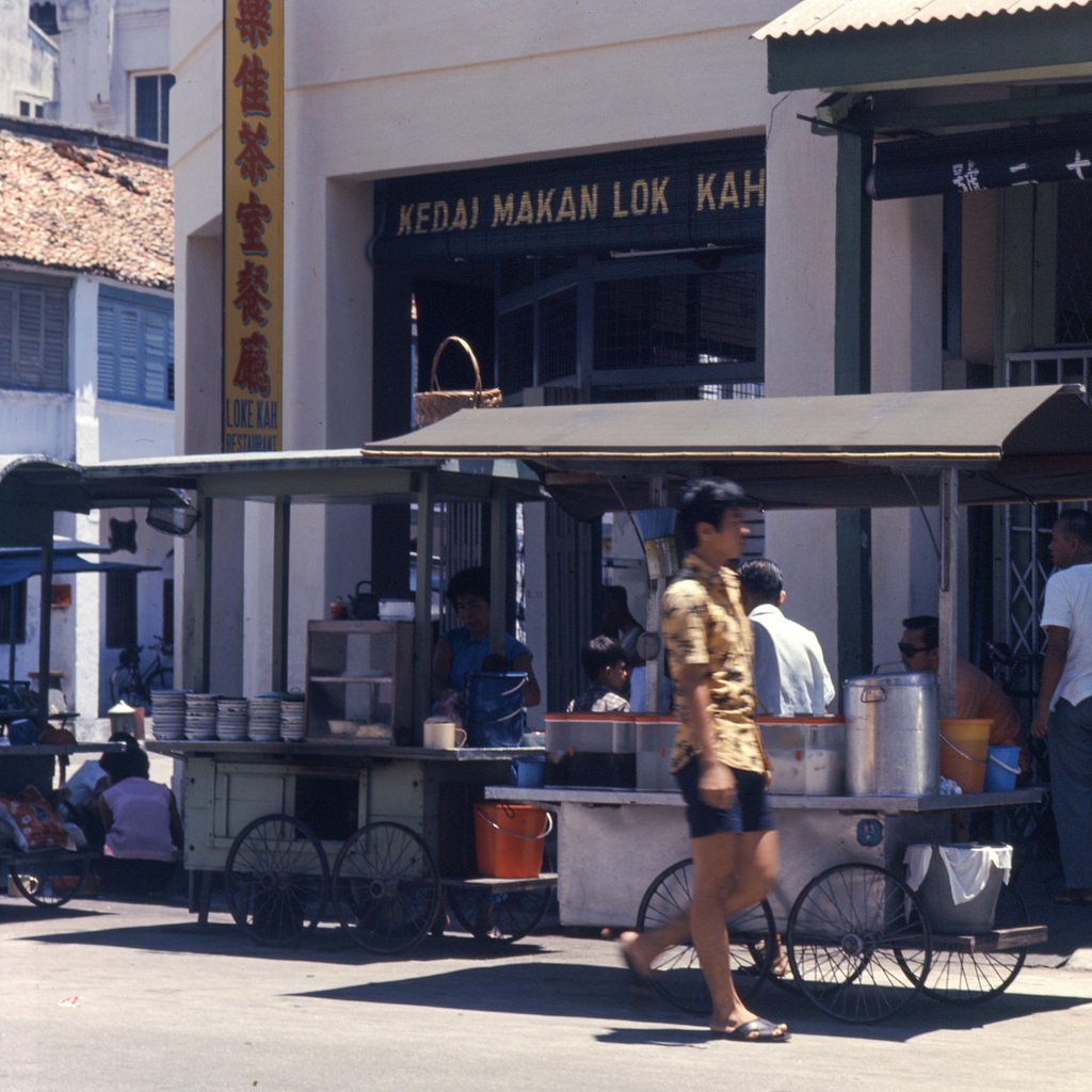 Amazing Color Snapshots Capture Everyday Life in Penang, Malaysia in ...