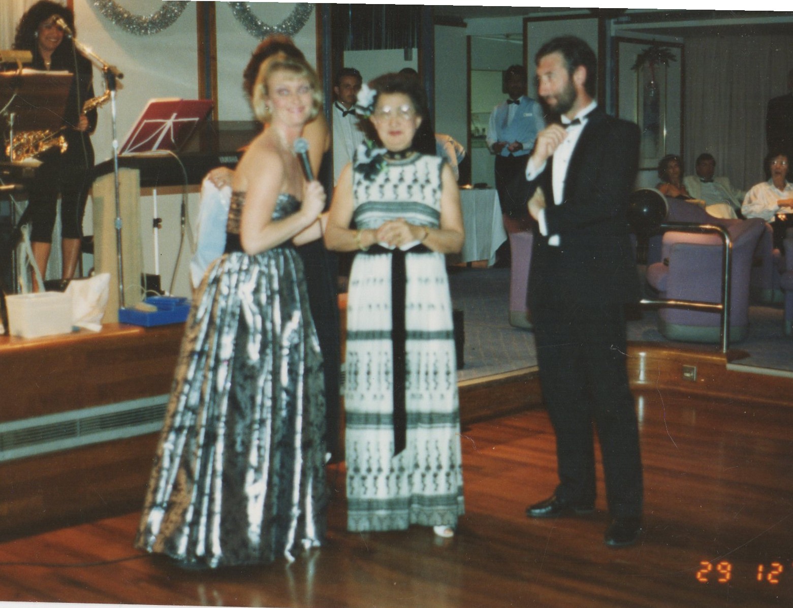 Good Times Cruising - Canberra & Oriana: Entertainment Officers