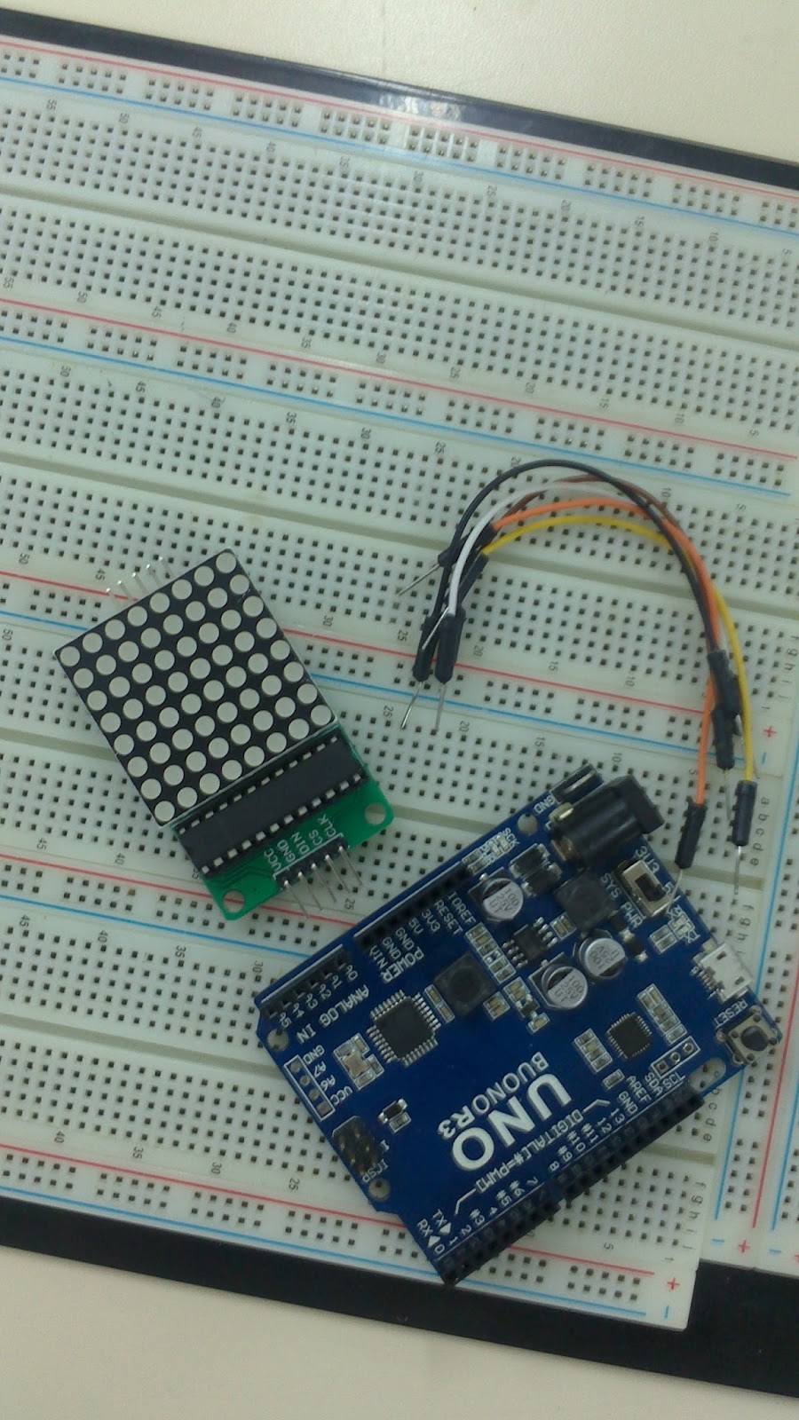Programando en Arduino Uno (COM3): Laboratorio_11
