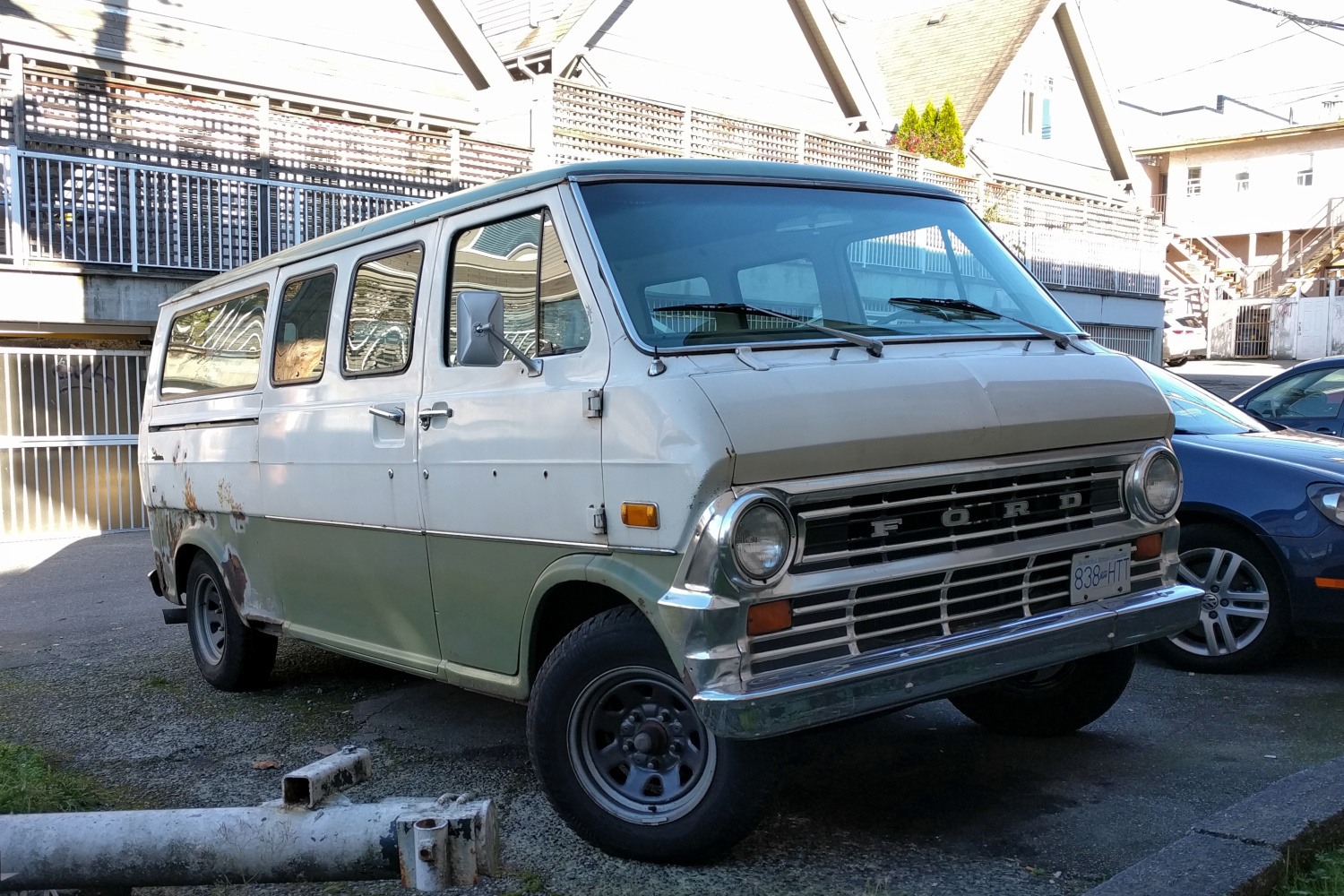 Old Parked Cars Vancouver: 1973 Ford Econoline Club Wagon