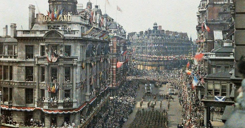Rare and Amazing Color Photographs of London’s “Peace Day” on 19th July ...