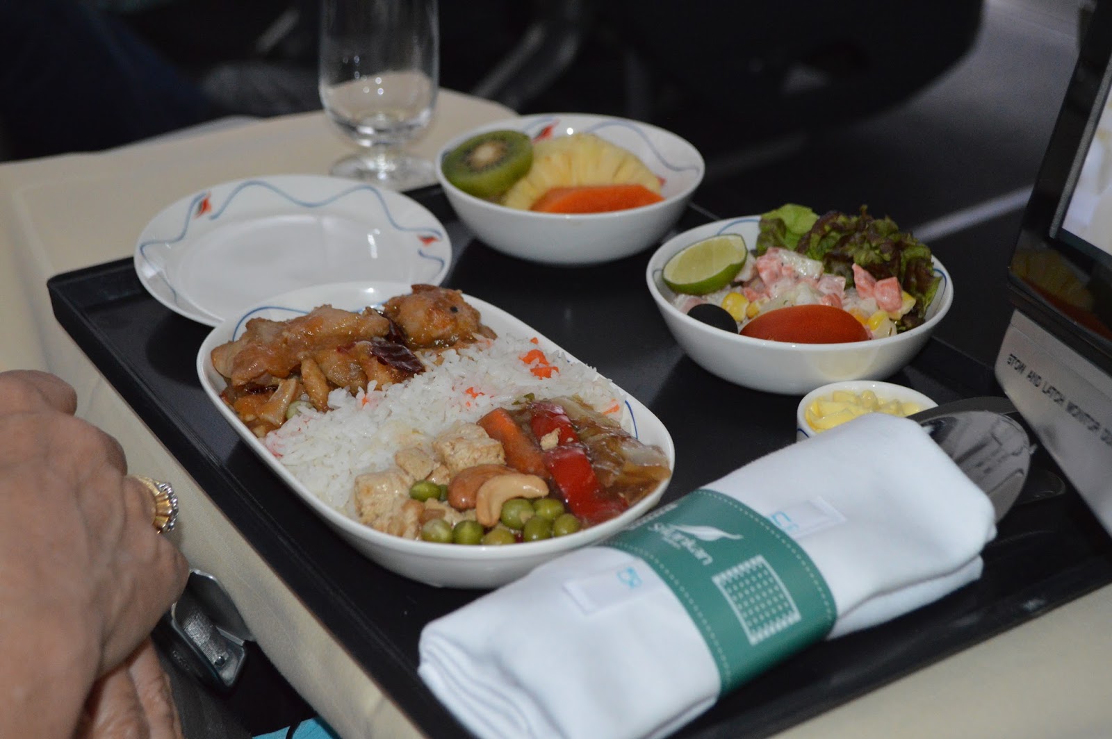 Sri Lankan Airlines Airbus A321 Business Class : Colombo to Singapore UL308