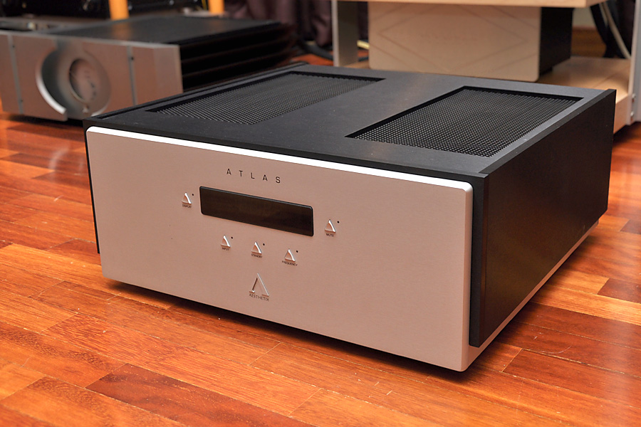HiFi Unlimited: Aesthetix Atlas Power Amplifier