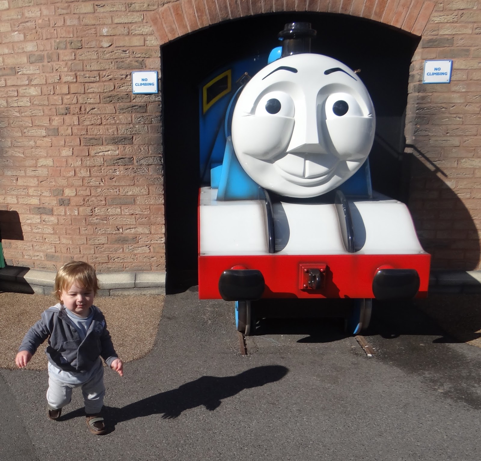 Life Unexpected: Back to Thomas Land