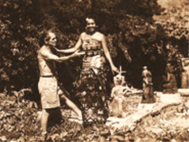 SparobayaTokoh: Ni Pollok, Seniwati Bali Tempo Doeloe