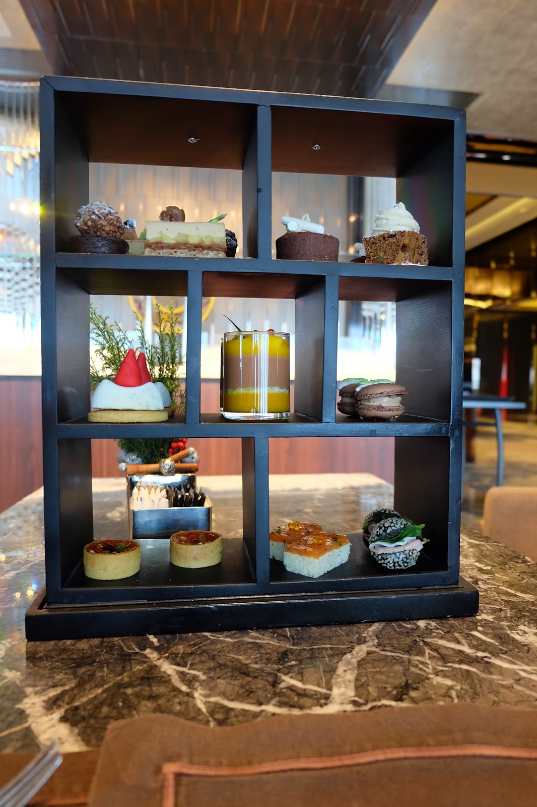 C D O U B L E Y O U B L O G S: Hong Kong: Ritz Carlton - Cafe 103