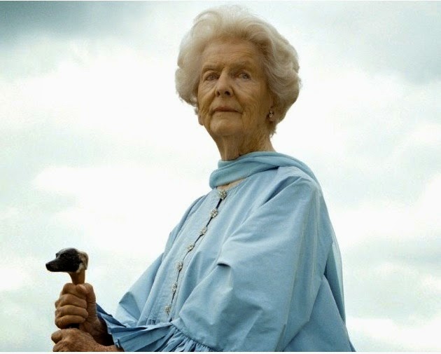 A Library of Design: Remembering Deborah Mitford...