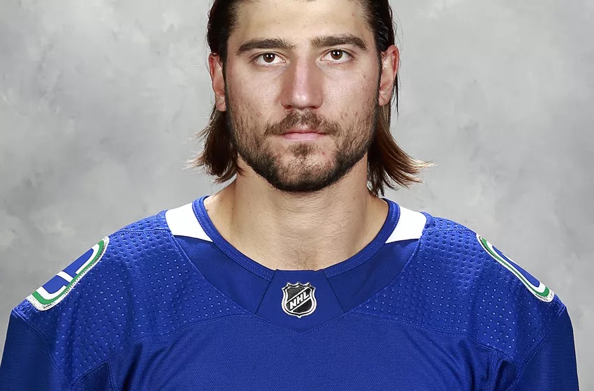 Canucks' Chris Tanev: Finds twine against Ottawa