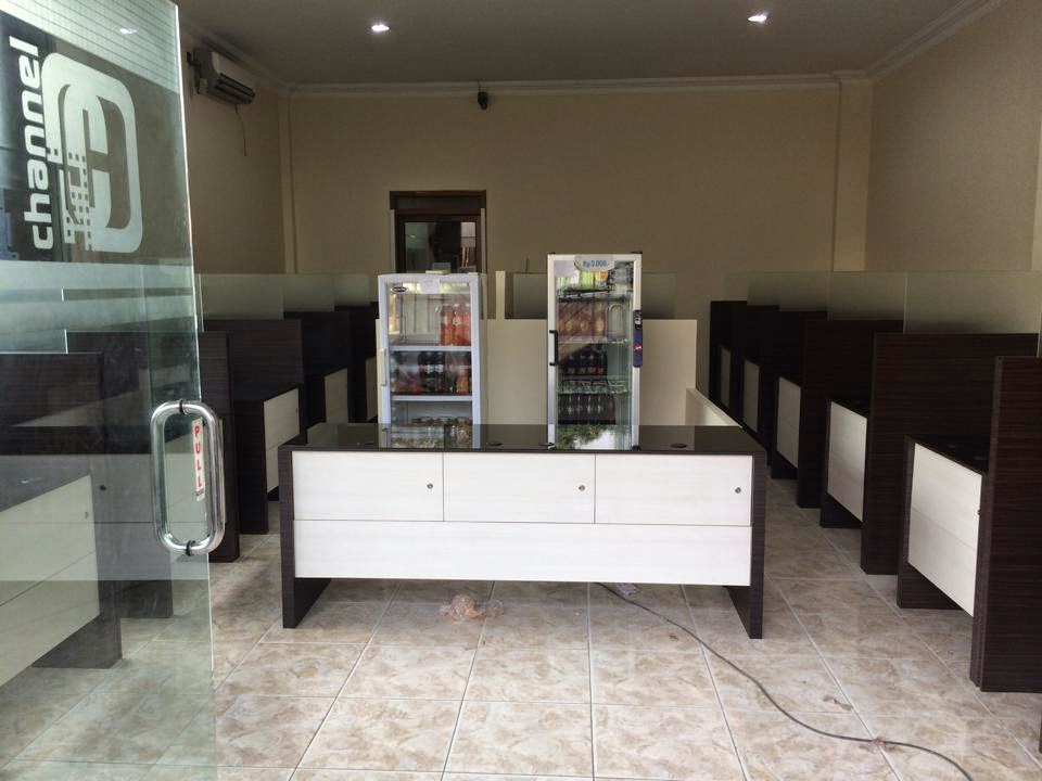 DESAIN SEKAT DAN MEJA WARNET MEWAH | BORMANET