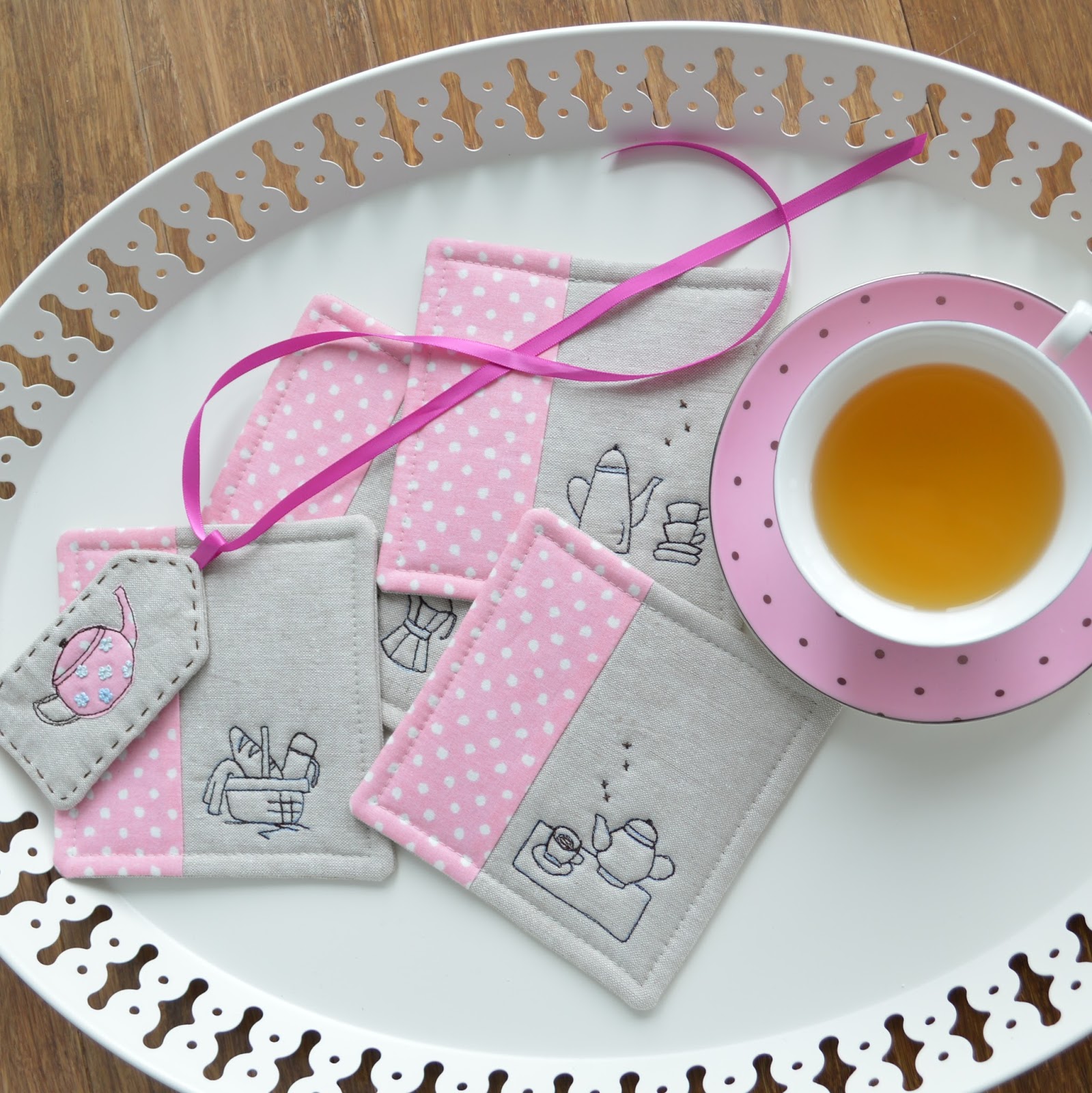 Gee's Projects: Mug Mats, sewing illustrated