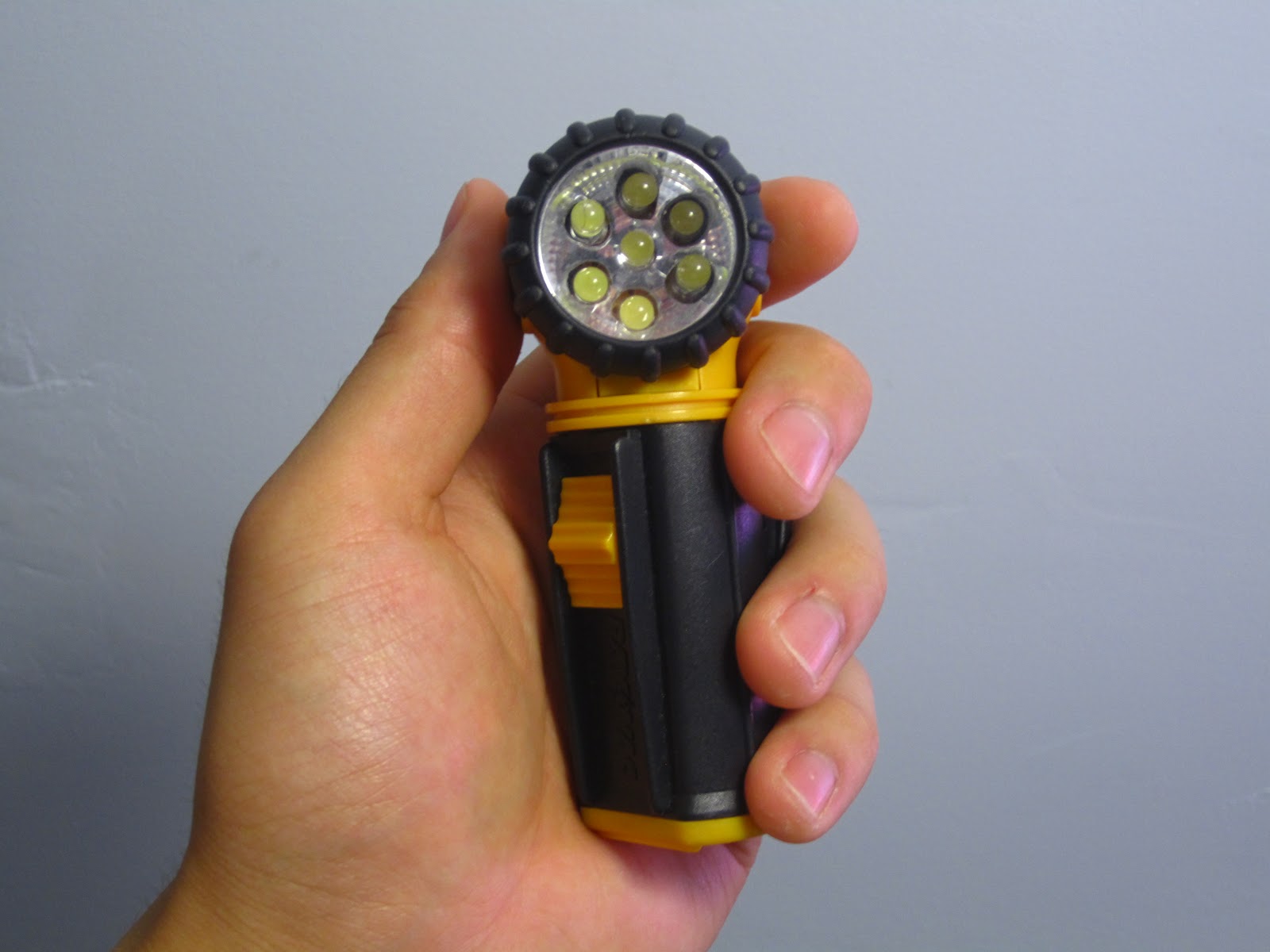 Four Bar Design: Custom LED Flashlights