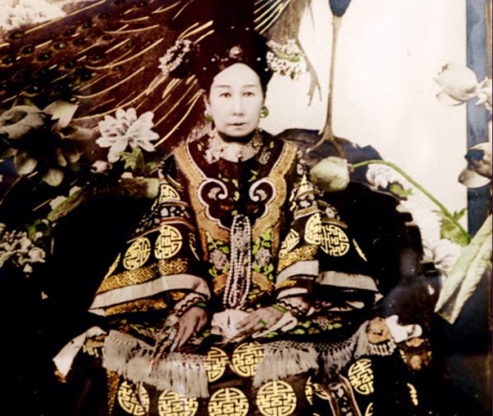 Mujerícolas: La Emperatriz Cixí o Zishí