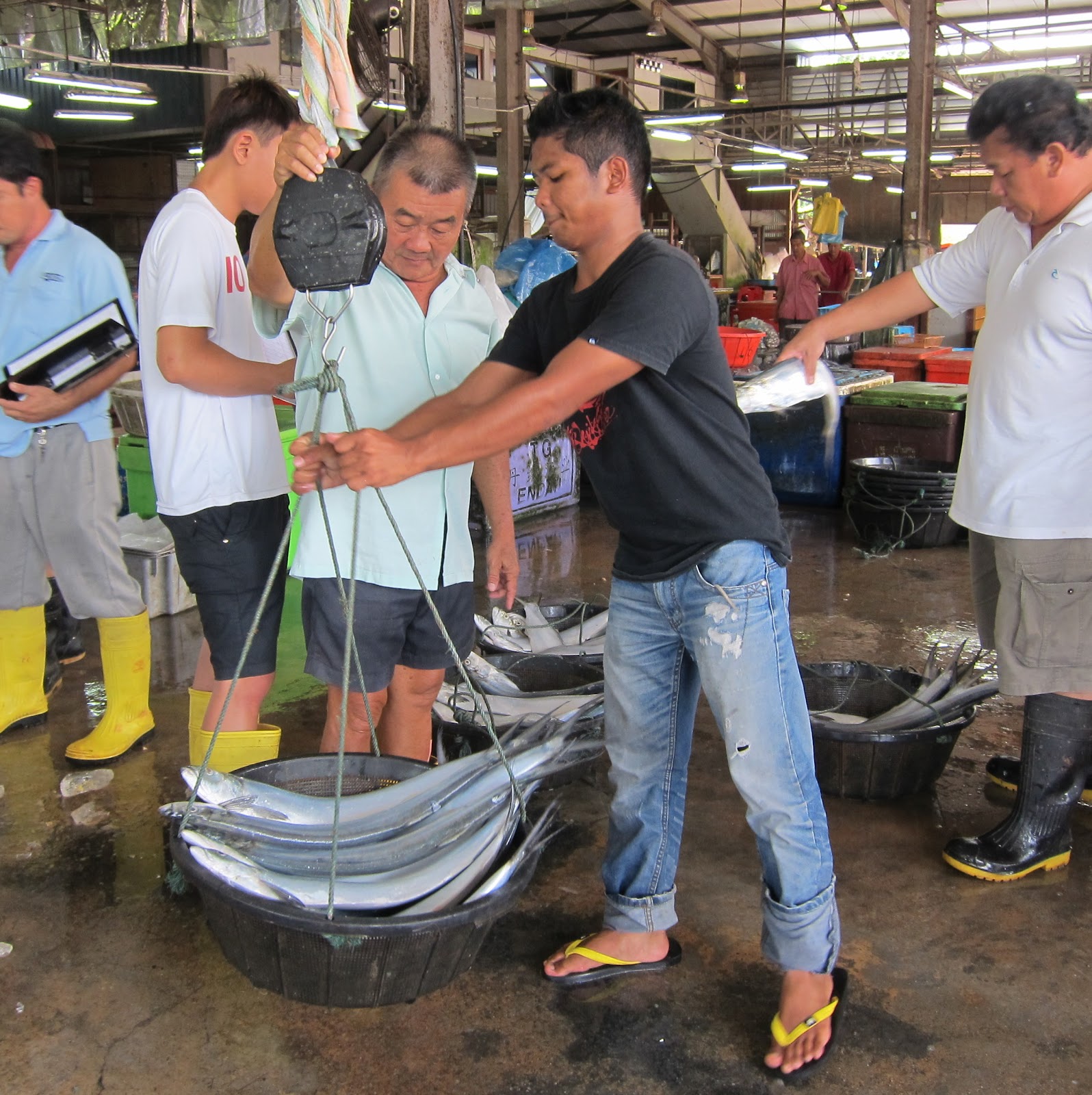 Where to Buy Fish in Pontian? Get Restaurant to Cook for You on the ...