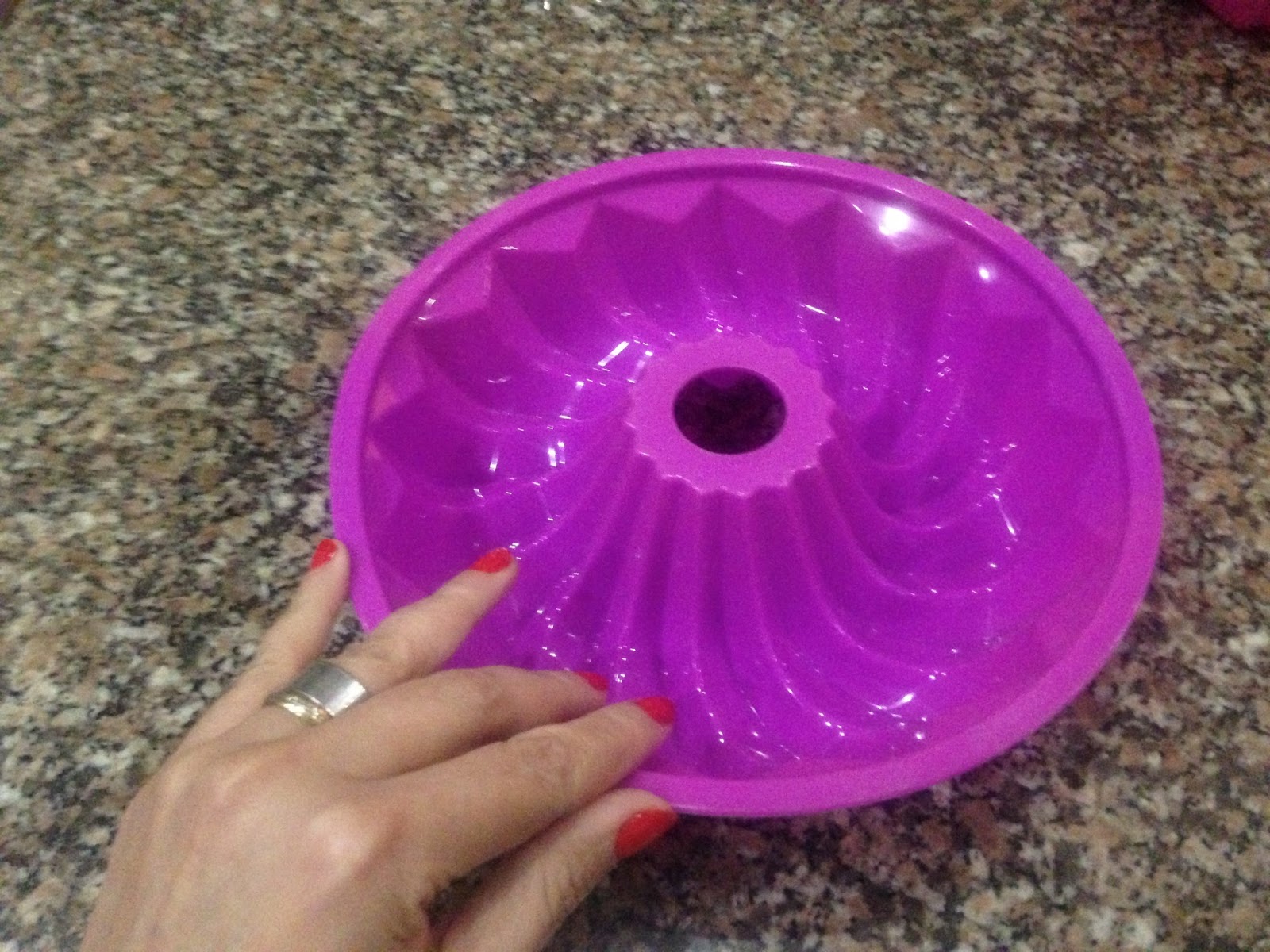 Monik e suas Artes: Formas para bolos de silicone