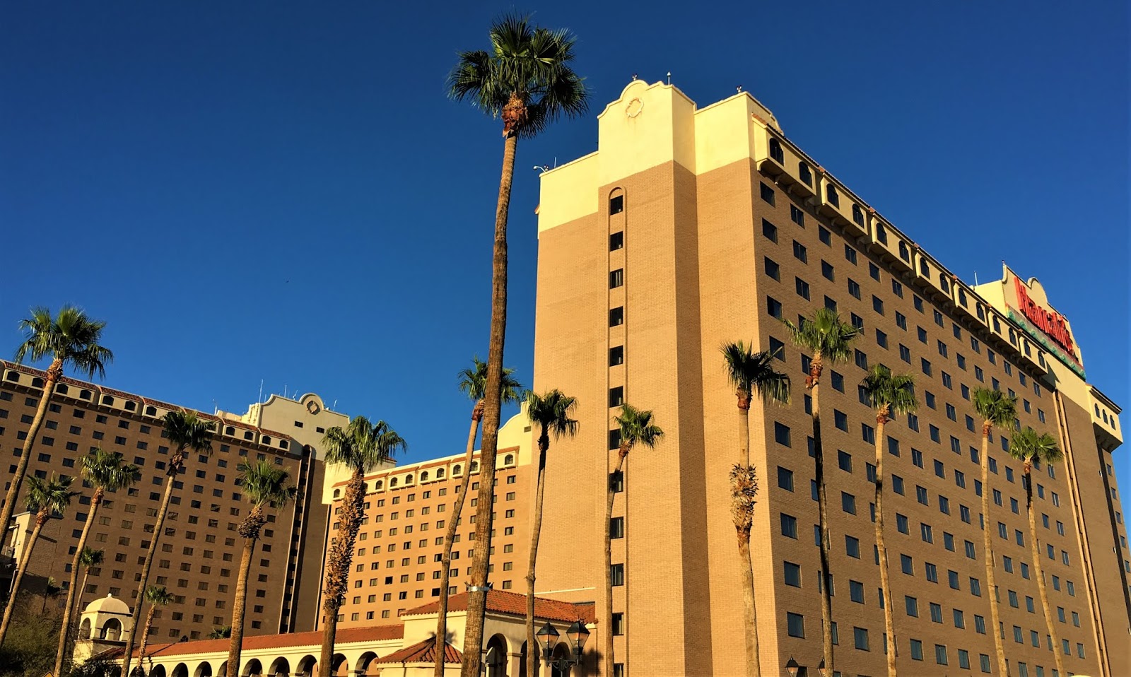 Laughlin Buzz: Harrah's Laughlin - Fresh Market Buffet