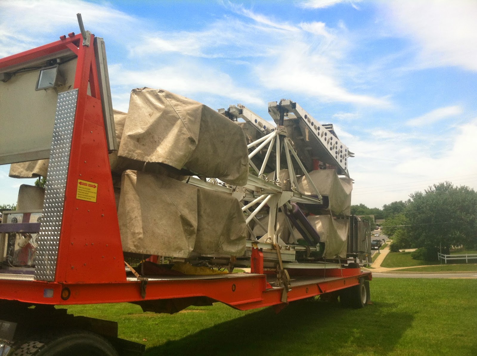 Carnival Chasing : Snyders Amusements setting up the Middletown ...