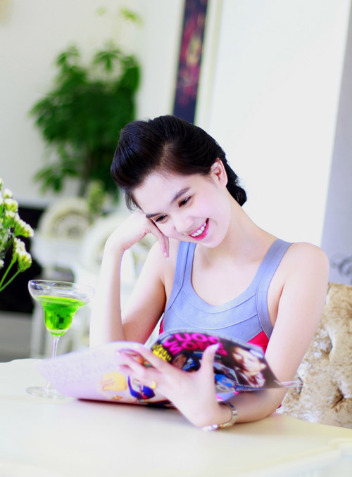 Ngoc Trinh Beautiful at Home Sexy Girl - Viet Nam Bikini Model - 1000 ...