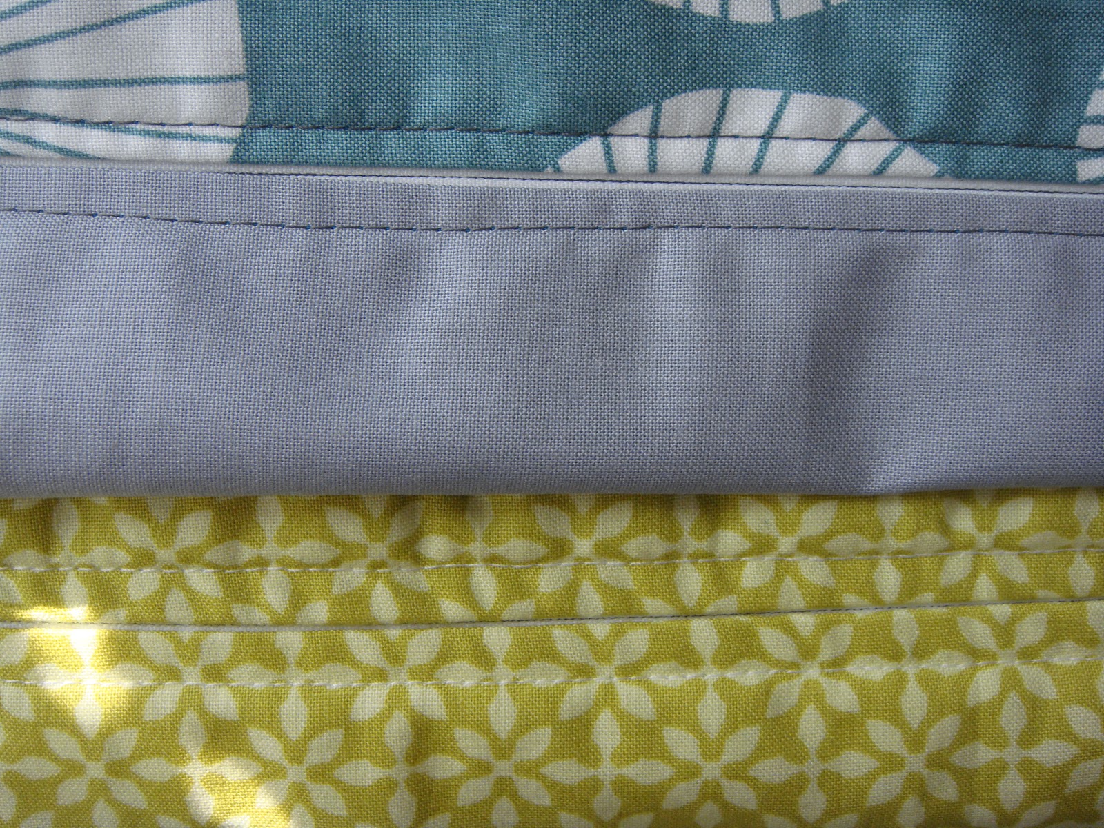 Sew Festive Handmade: How to Install an Invisible Zipper in a Pillow ...