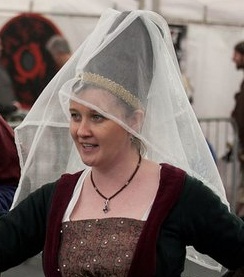 Medieval Bride: Medieval crazy women's hats