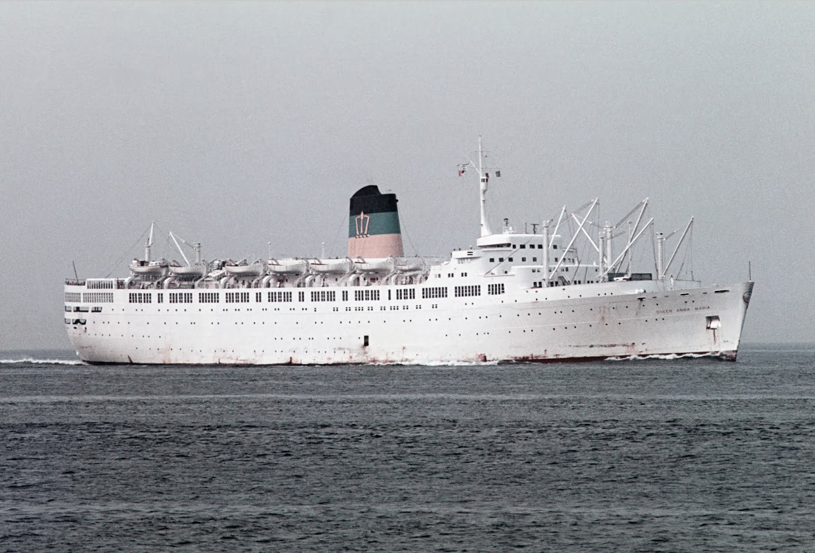 SHIPS & THE SEA - BLOGUE dos NAVIOS e do MAR: QUEEN ANNA MARIA underway