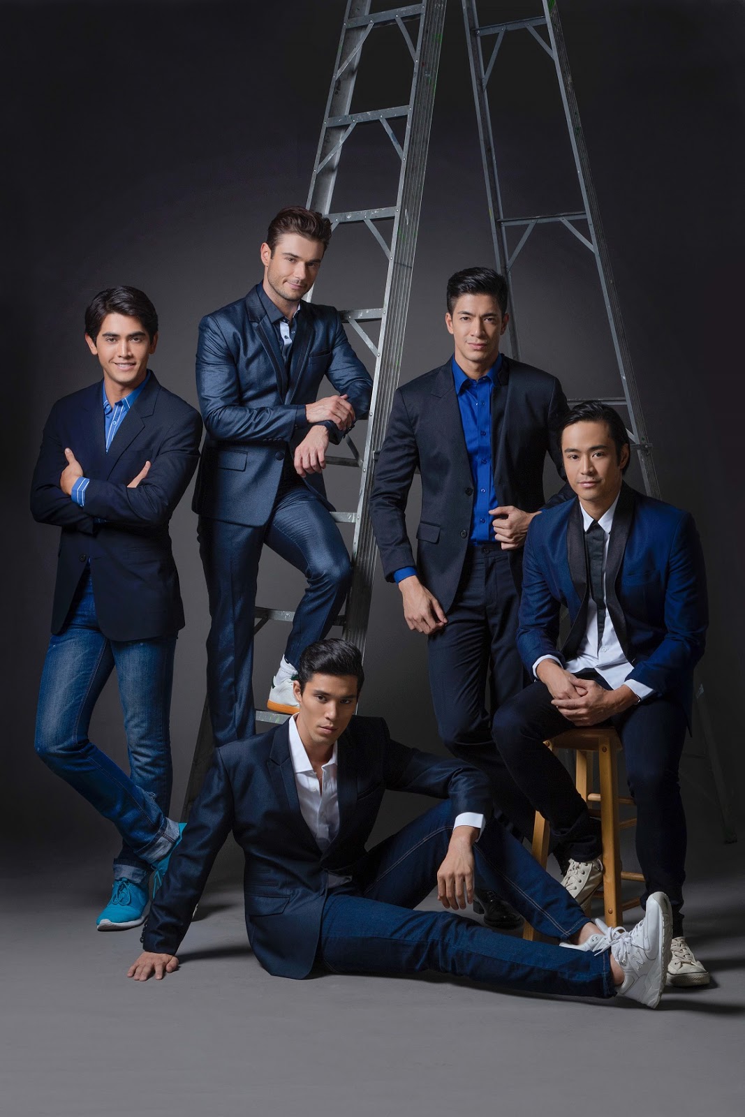 Man Central: Leandro Amadeo Mark McMahon, Philippe Escalambre, Sam ...