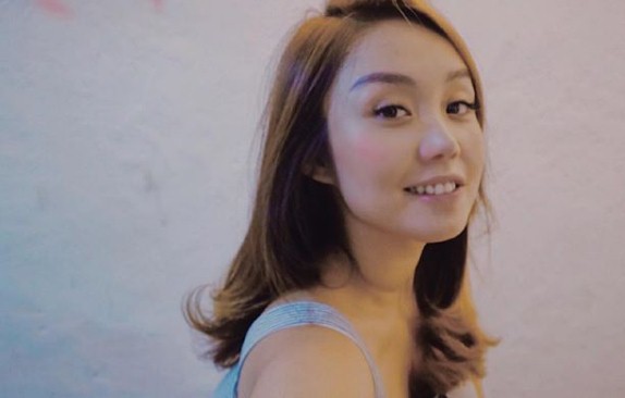 Biodata Neida Hivi (Nadhia Aleida) Vokalis Hivi Yang Baru - Bhonciel