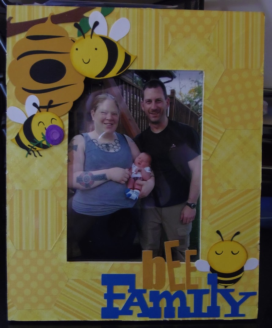 The Paper Beehive: Bee Family Frame