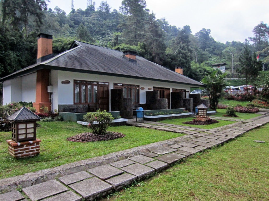 Places : Puncak Pass Resort & Restaurant | Tigerlily's Book