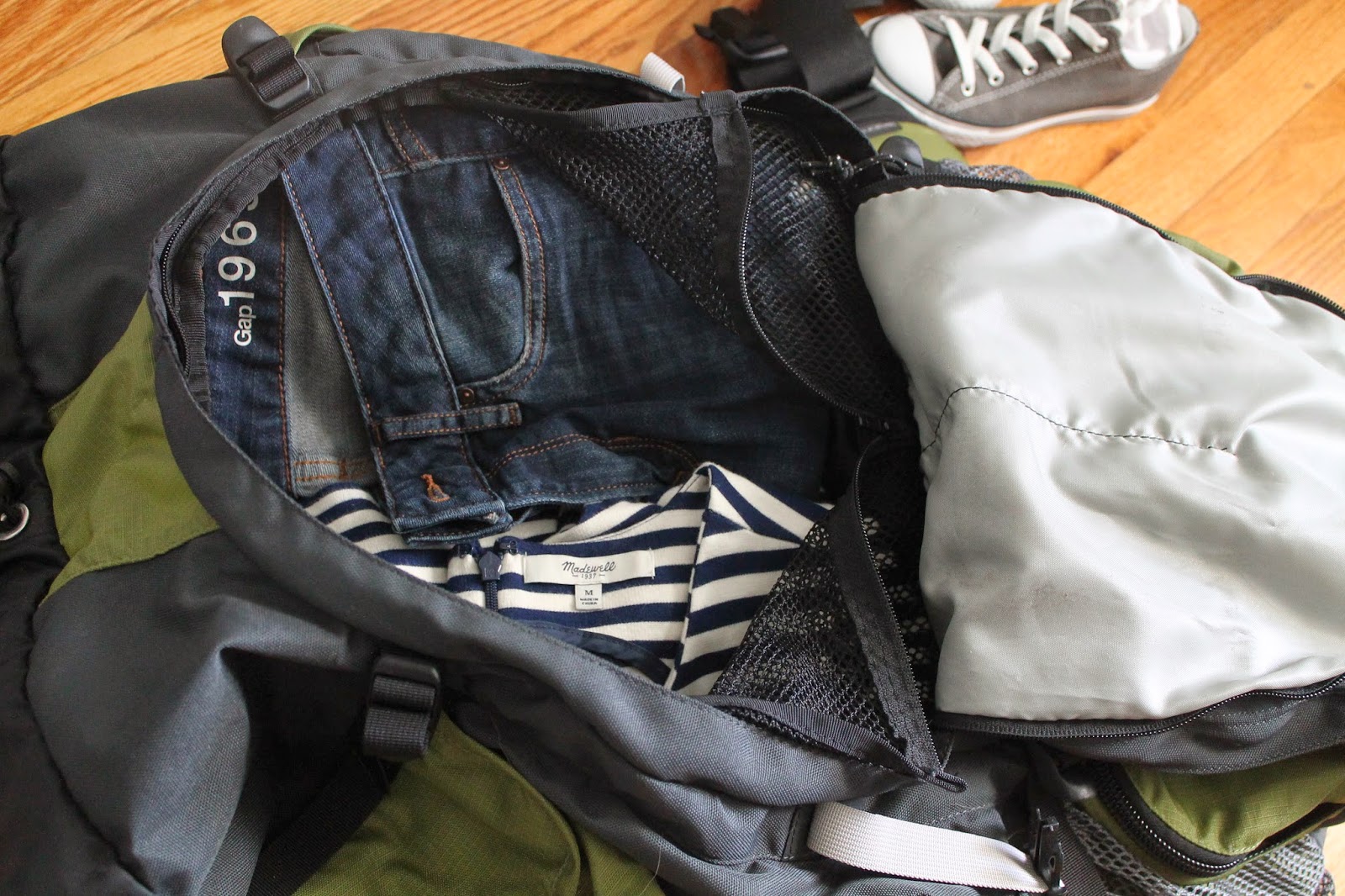 Skinny Jeans & a Chai Latte: Adventures in packing :: How to pack a ...