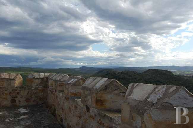 French ISMH listed Cathar Fortress - Décoration de la maison