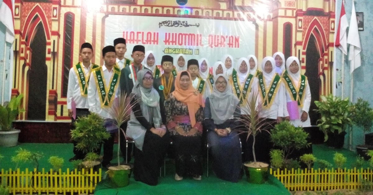 Pondok Pesantren Kanzul Ulum Madiun: Haflah khotmil Qur'an Pondok Pesantren Kanzul 'Ulum Kota Madiun