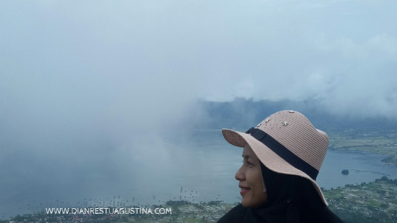 Mengunjungi Danau Maninjau yang Memukau - Dian Restu Agustina's Blog