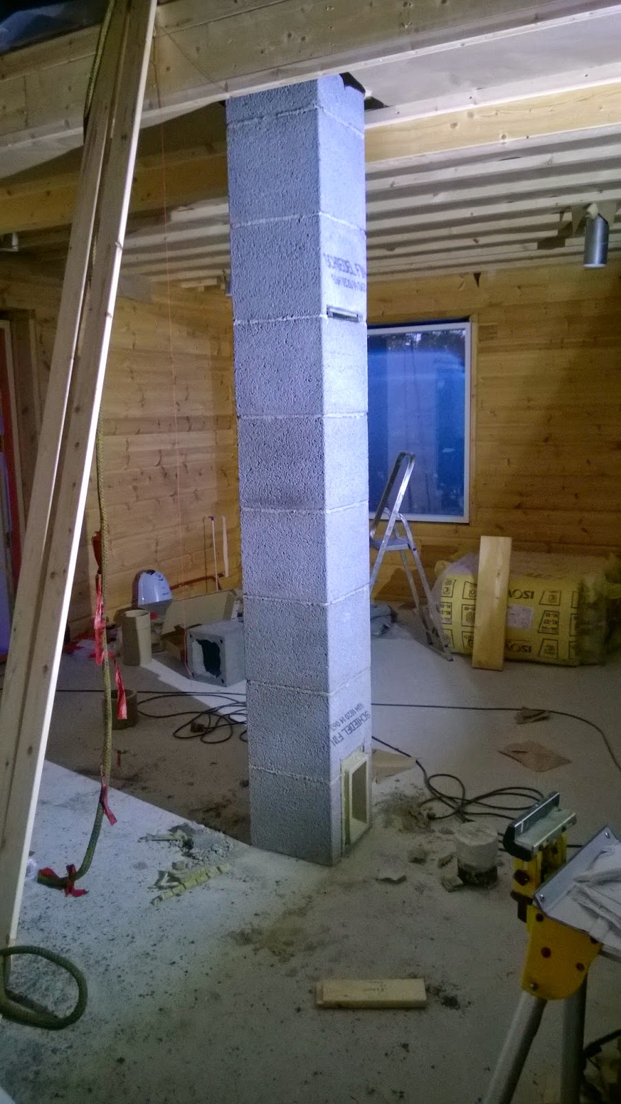 Hirsitalon rakentaminen: Savupiiput