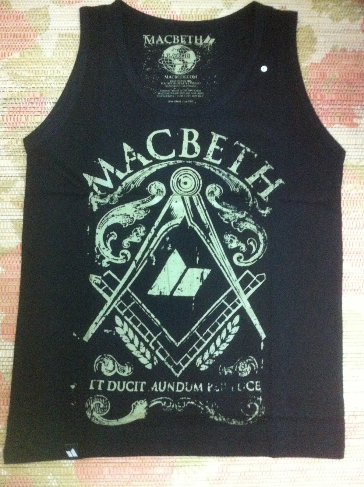 fariqueshoppe: Macbeth T-shirt