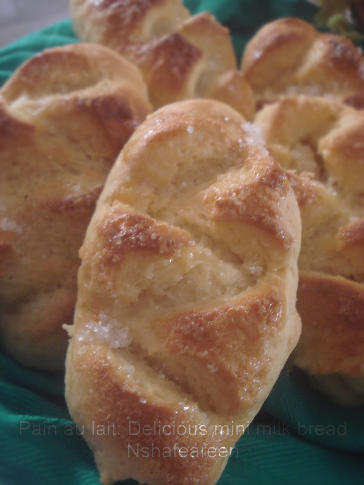 Pain au lait: Delicious mini milk bread ~ Nshafeareen®
