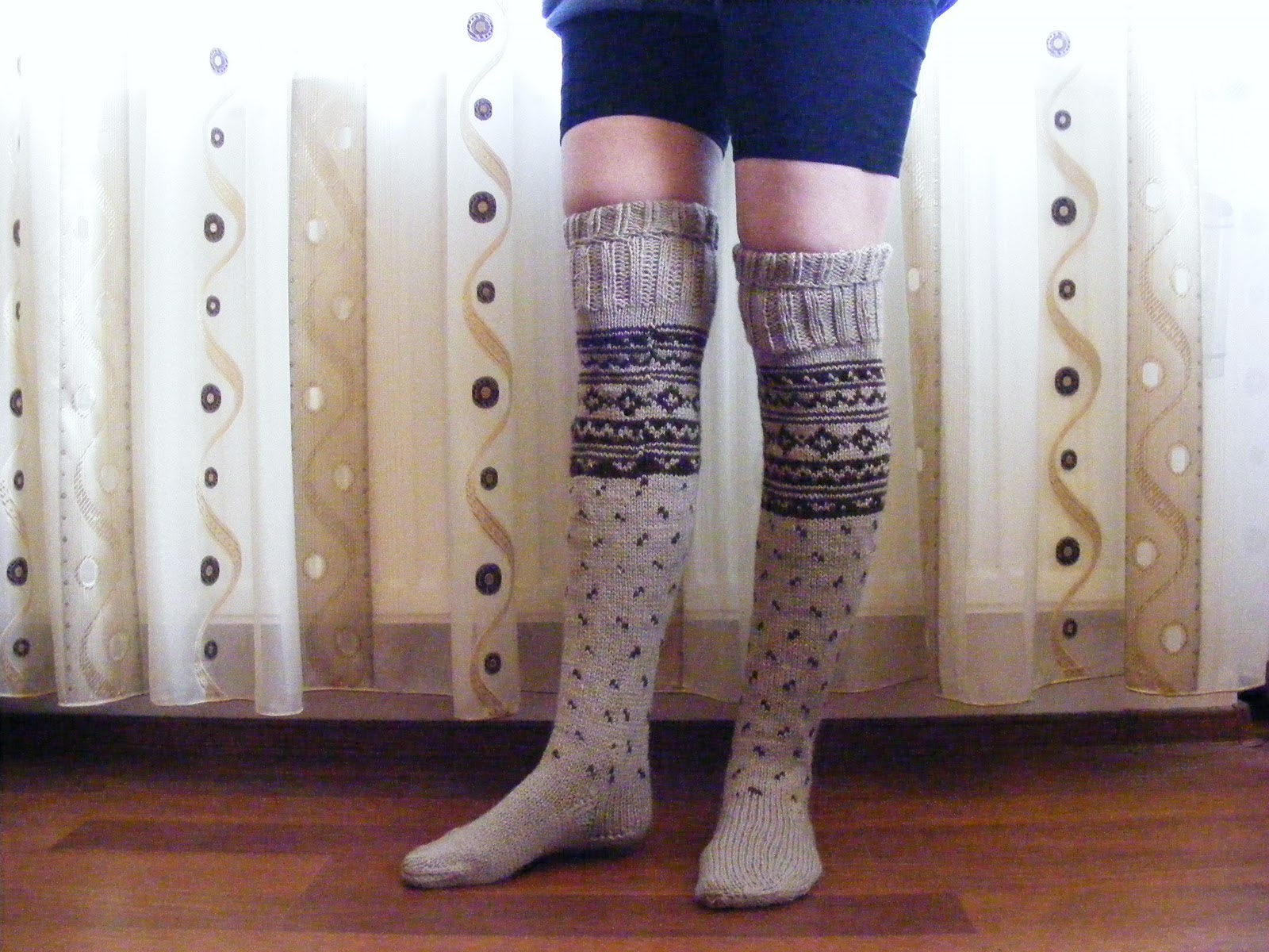 Handmade tricotaje: Ciorapi lungi tricotati