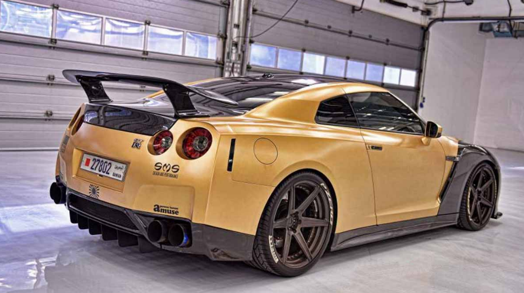 Nissan GT-R Gold - Car Reviews