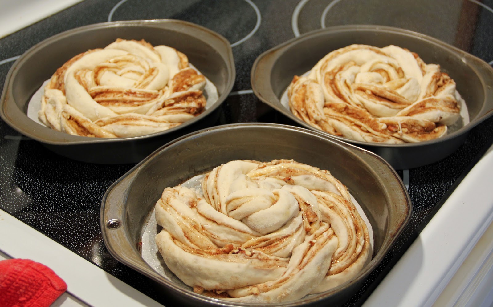Jo and Sue: Cinnamon Roll Up Bread