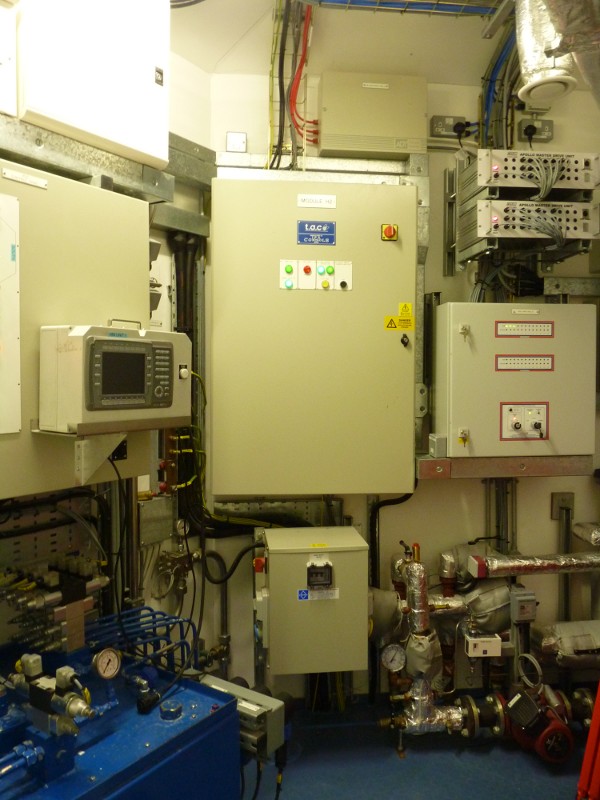 Ramblings to and from Antarctica: Halley VI - inside science modules.