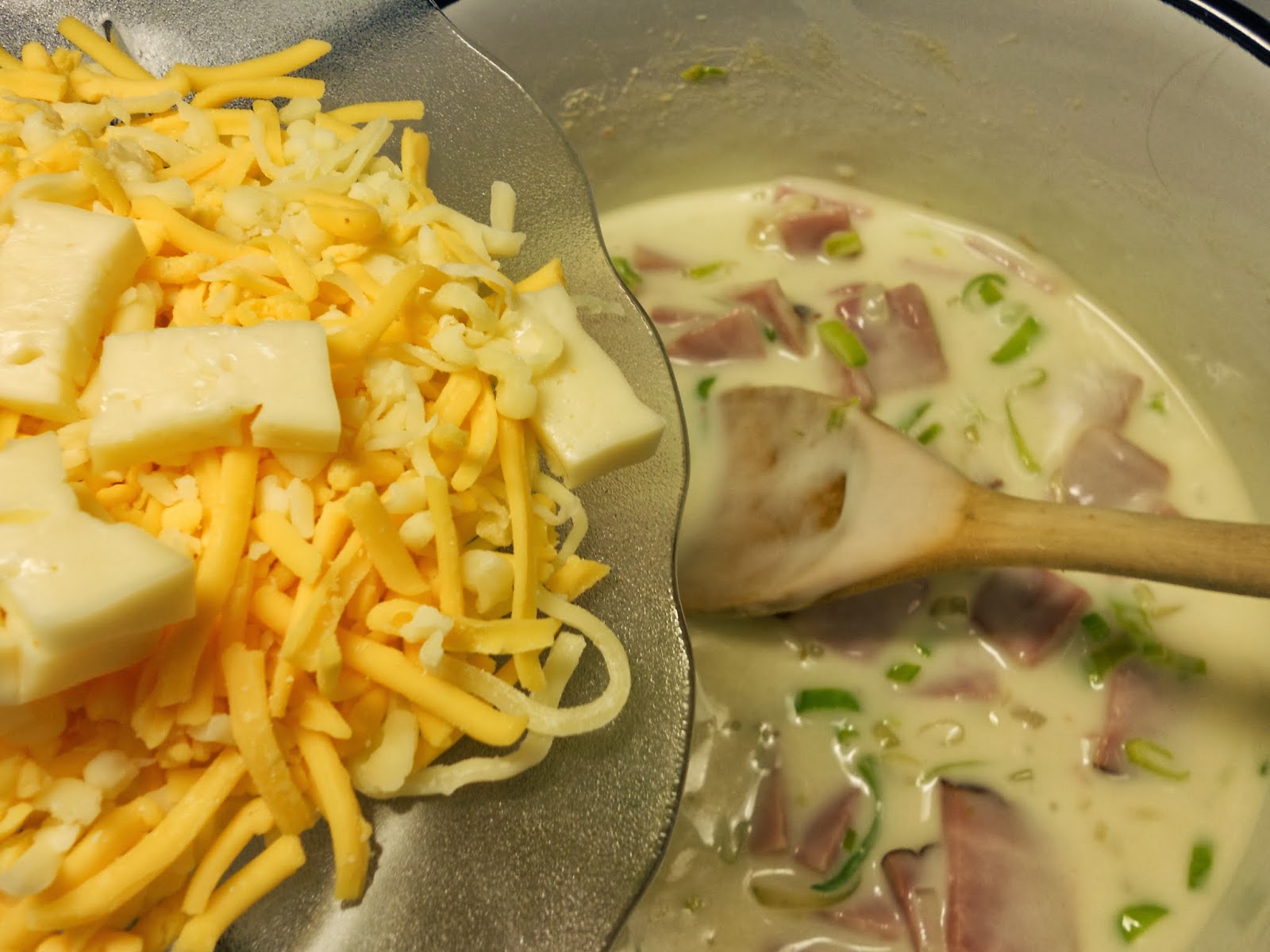 Yummie Yummie in my Tummie: Ostig pastasås med skinka