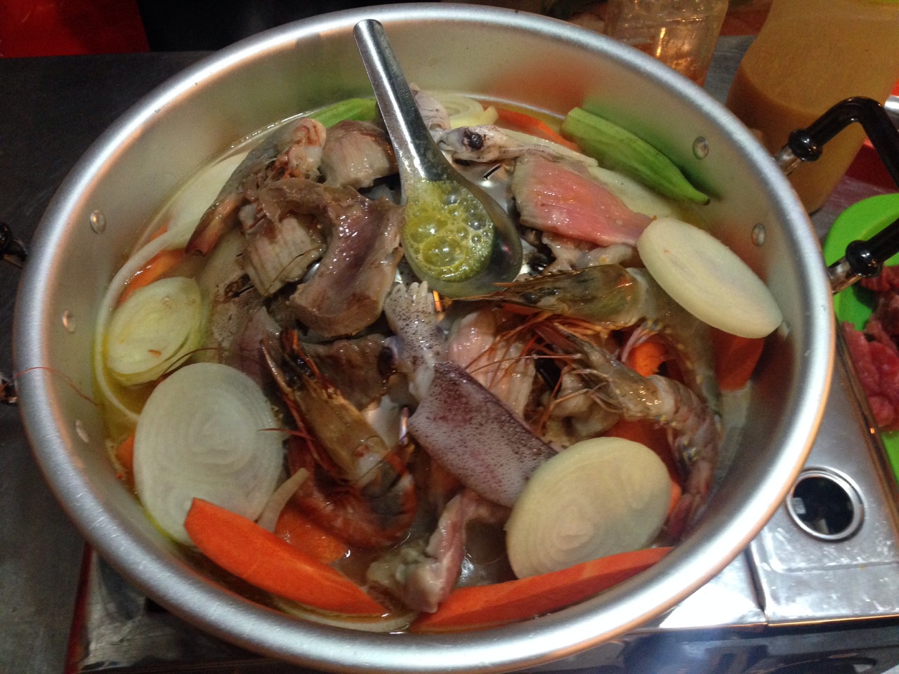 Srey Oun Beef Soup : ស្រីអូនស៊ុបគោ និងសាច់អាំង Srey Oun Soup Kor and ...