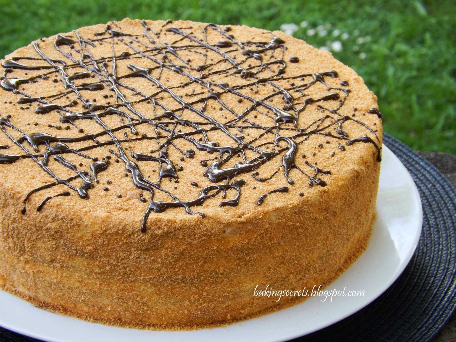 Baking Secrets: Daugiasluoksnis medaus tortas | Layered Honey Cake