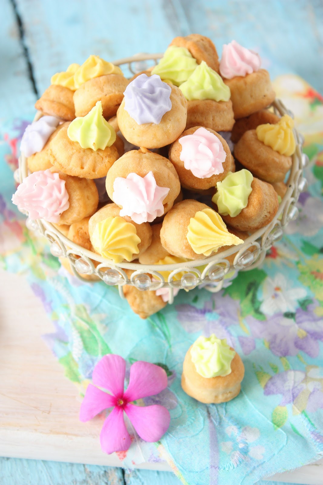 Cherry on a Cake: ICED GEMS