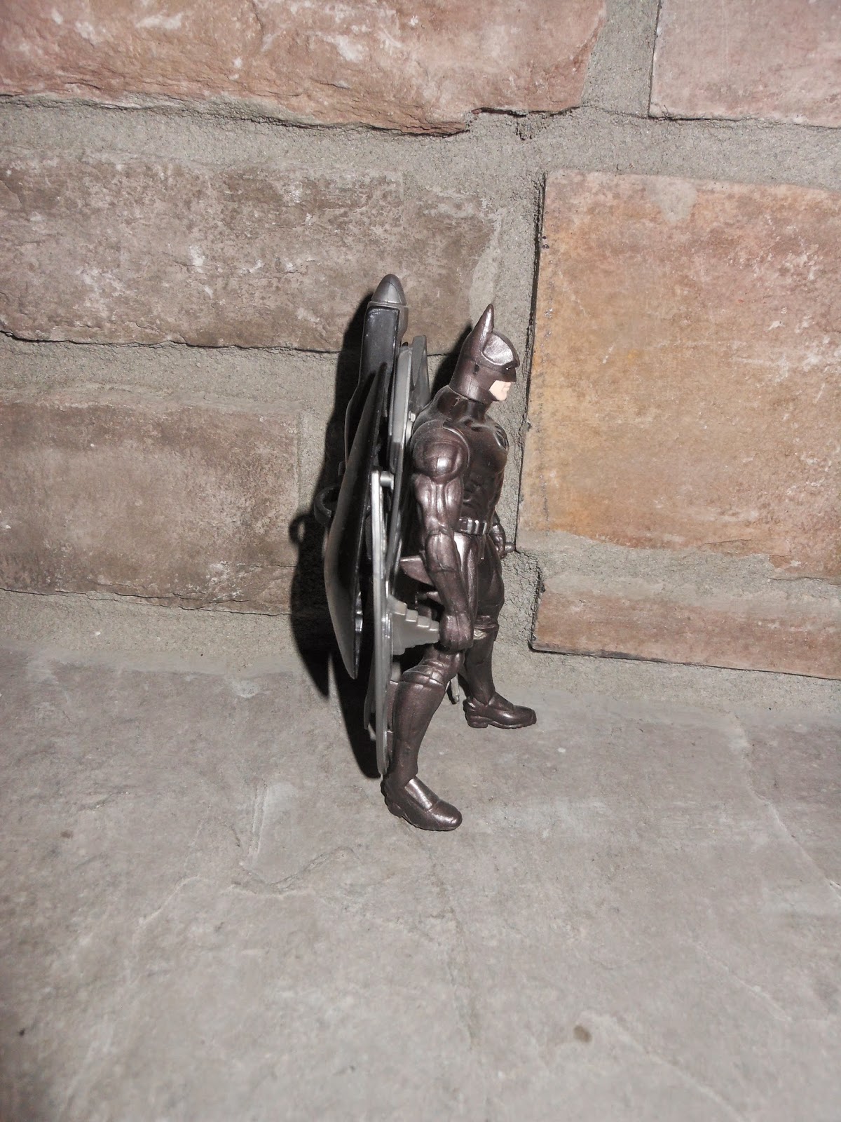 Emperor Dinobot's giant Batman figure database and review site!: Hover ...